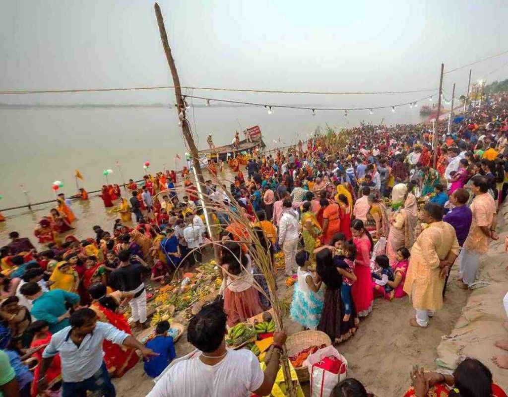 Chhath Puja 2025 Guide: Rivers, Rituals, Sunrise & More